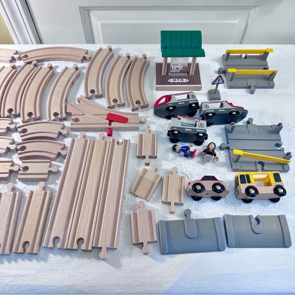 BRIO | Toys | 5 Pc Brio Wooden Train Set Tracks Car Map W Awning ...